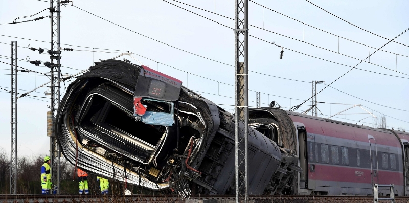 Two dead as high-speed train derails in northern Italy